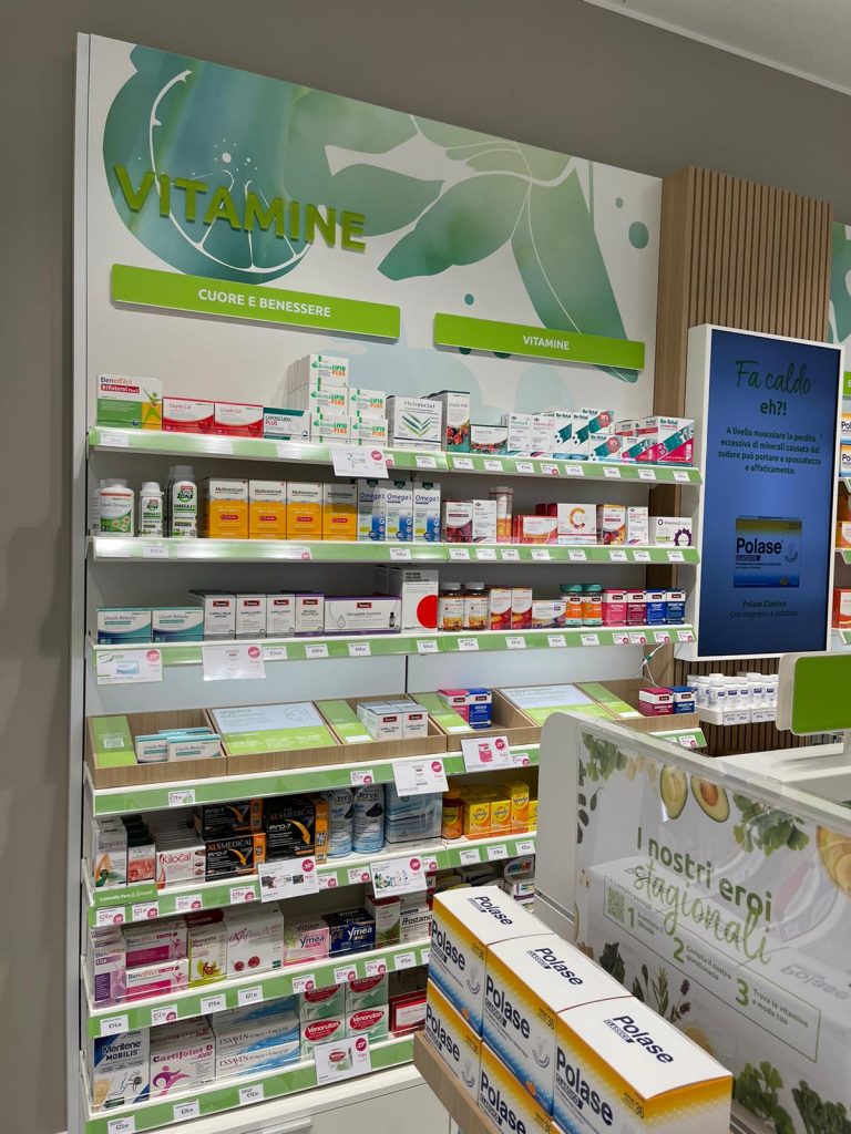 Visita in incognito alla Farmacia Benu di Milano: concept pulito, peccato le vetrine oscurate ...